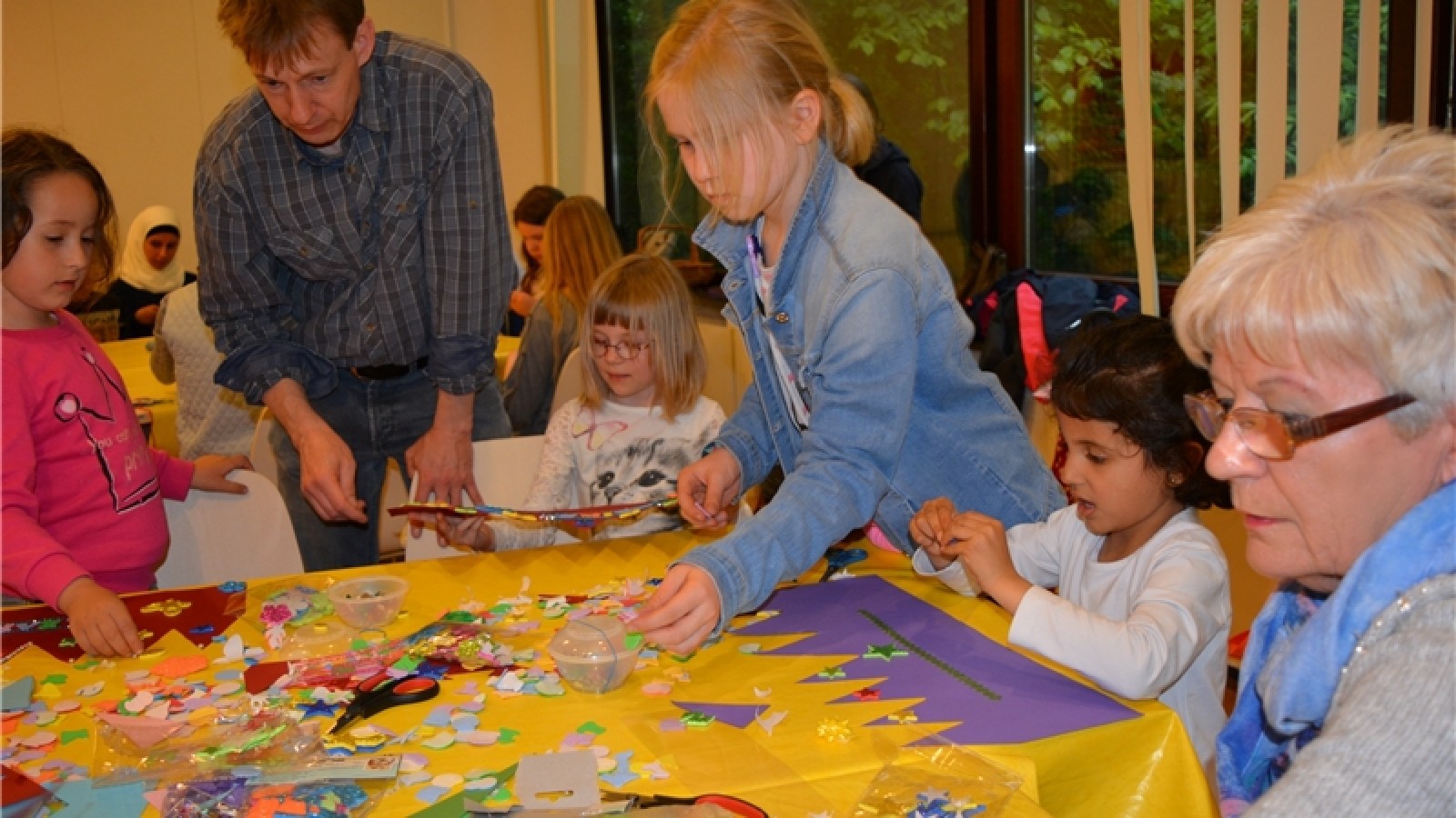 Daniel und die Puppe Lotta in der Löwengrube