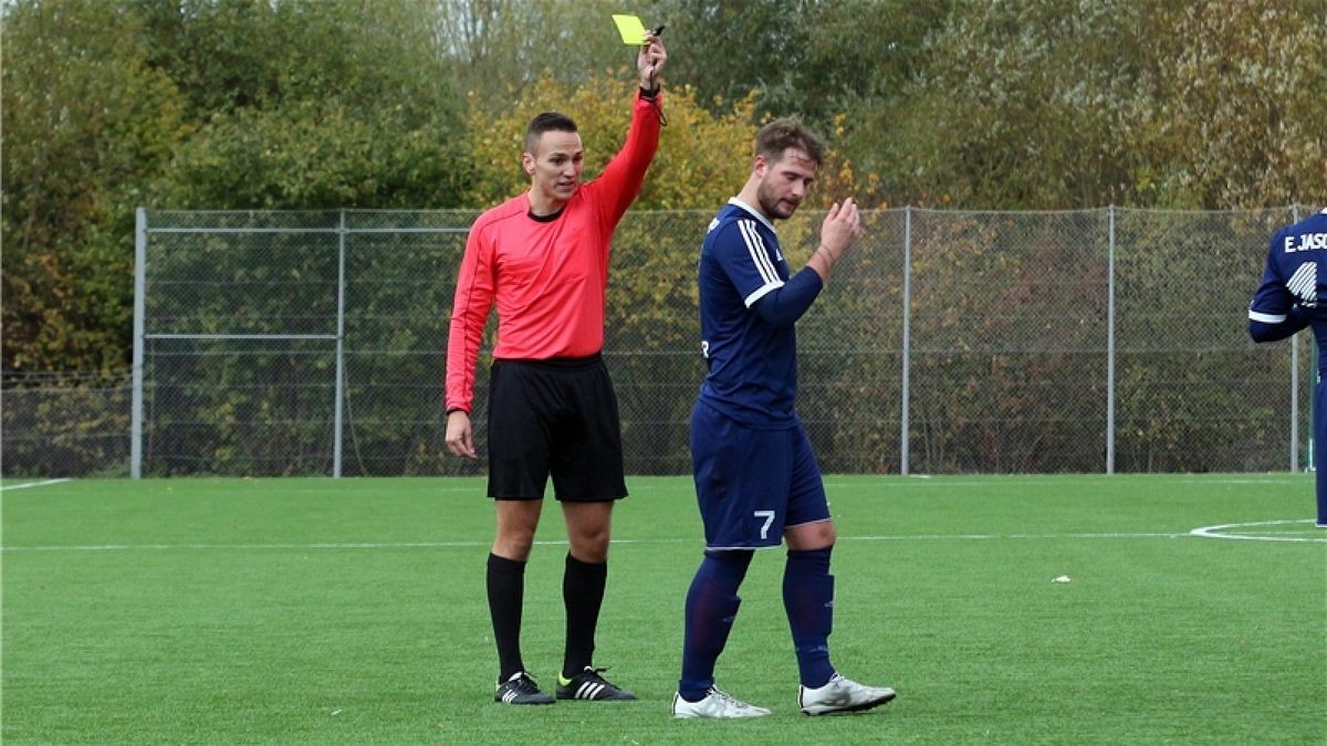 Spielen Teams unterer Klassen fairer?