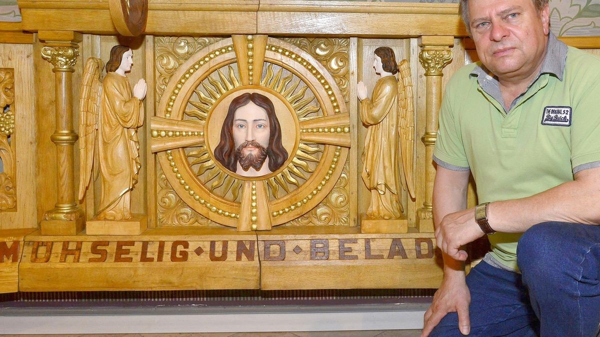 Alte Kommunionbank strahlt in neuem Glanz