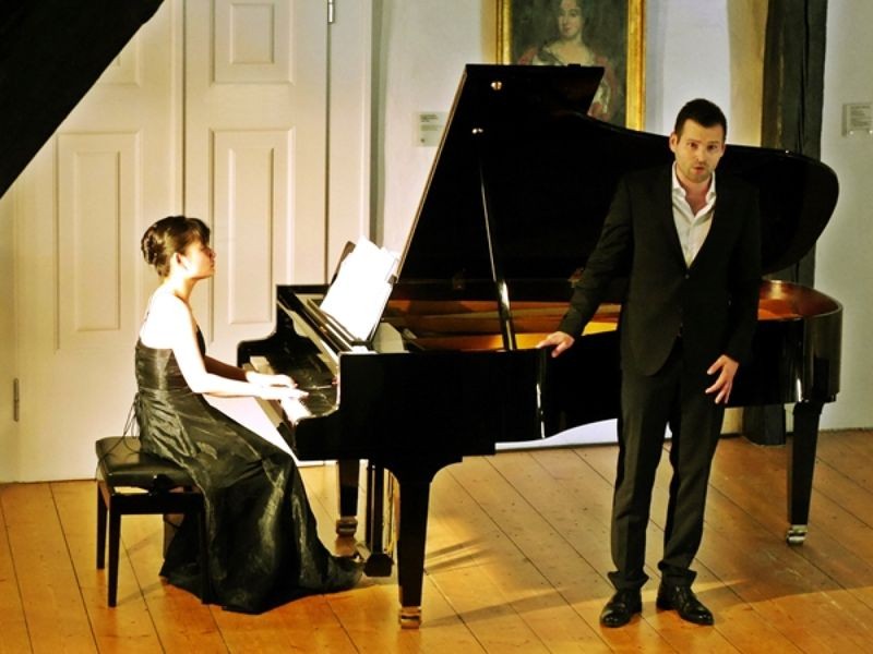 Tenor Florian Neubauer und Pianistin Yuka Beppu begeistern das Publikum