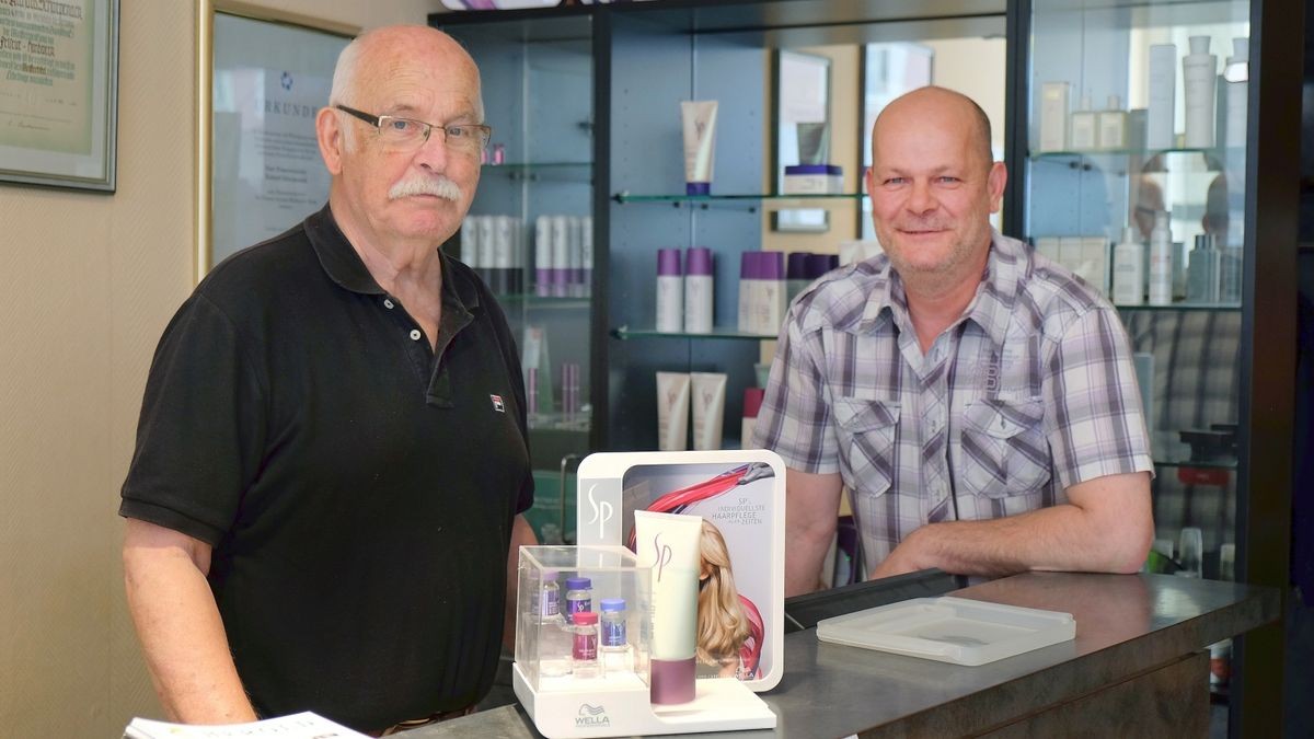 Scharpenack schließt: Zu viele Friseure auf nur wenigen Metern