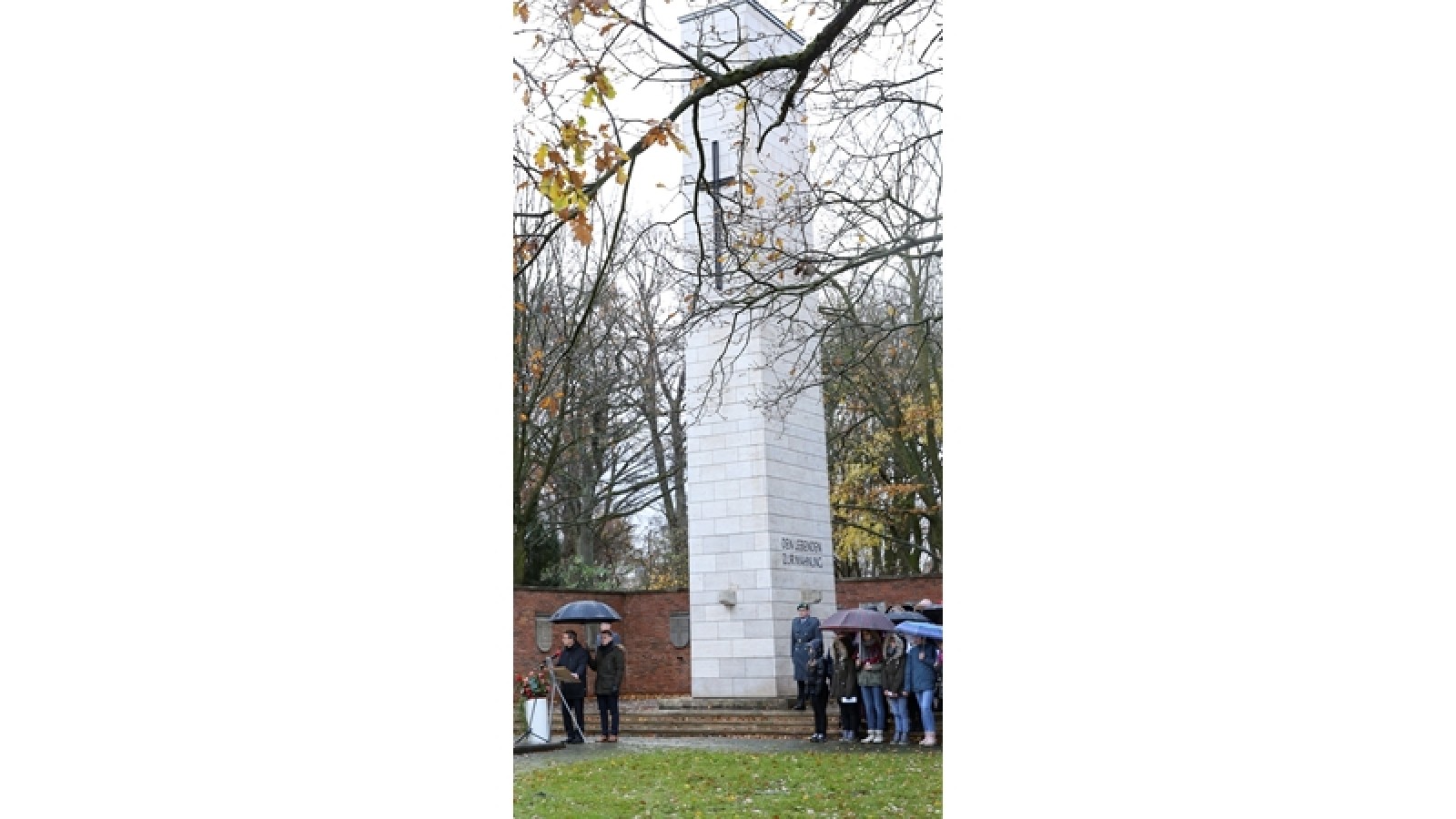 150 Wolfsburger gedenken der Toten