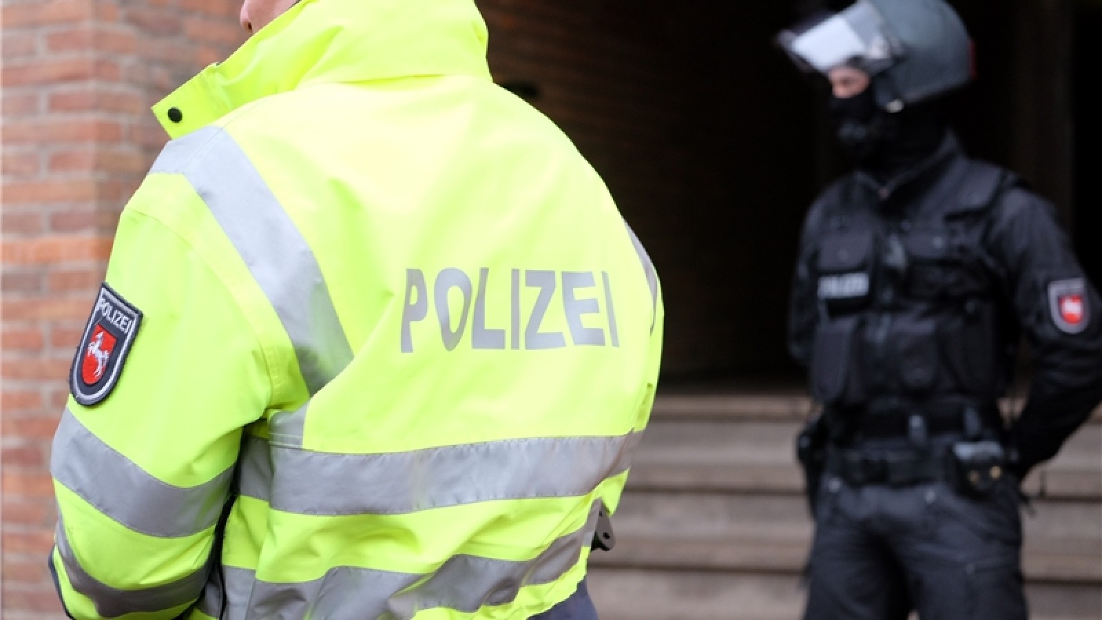 Polizei durchsucht Wohnungen nach Drogen