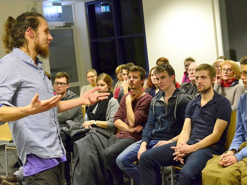 „Geldfreies Leben“: Tobi Rosswog erzählt von seiner Vision