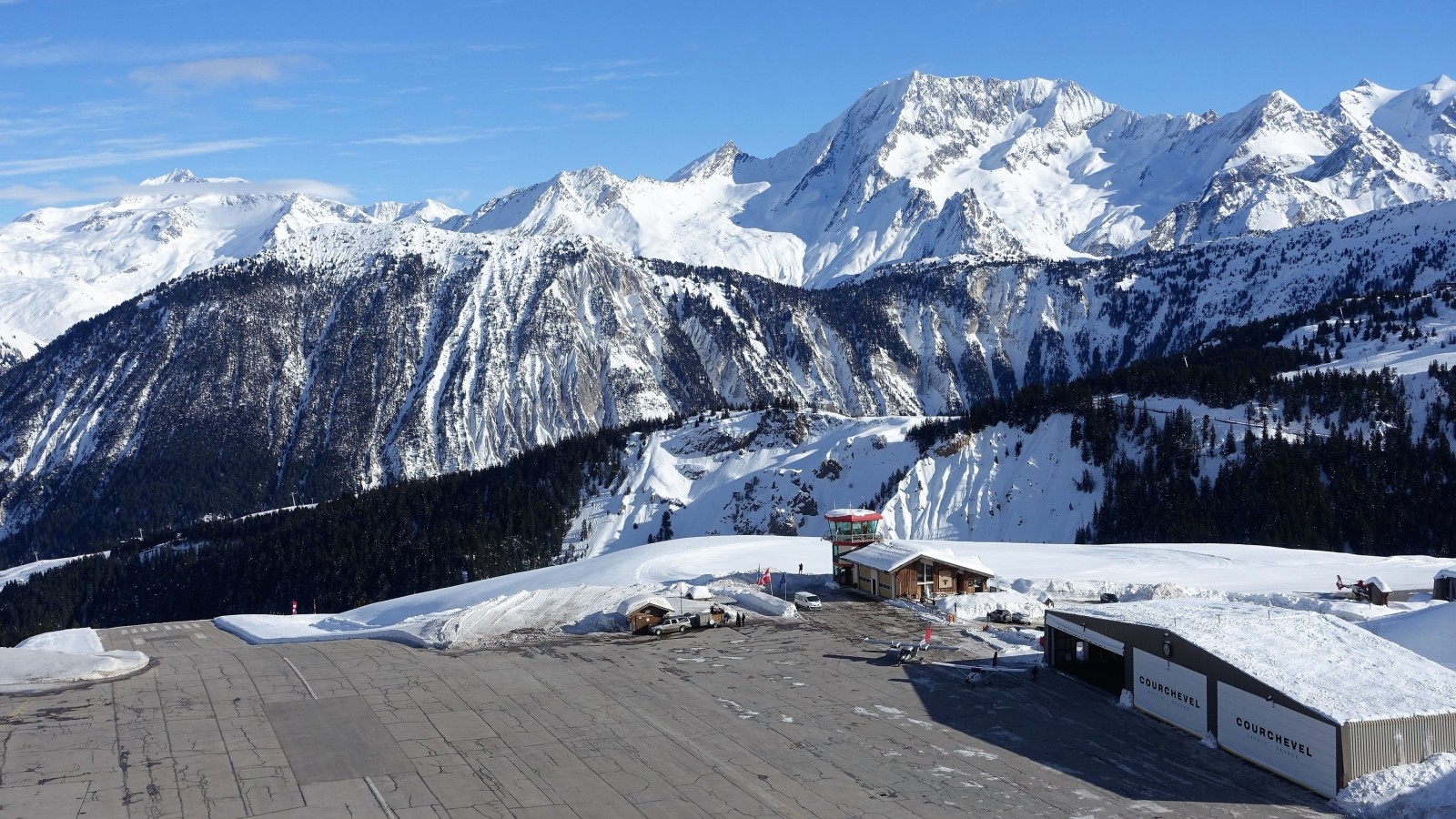 Skifahren und Show: Courchevel ist das "Alpen-St. Tropez"