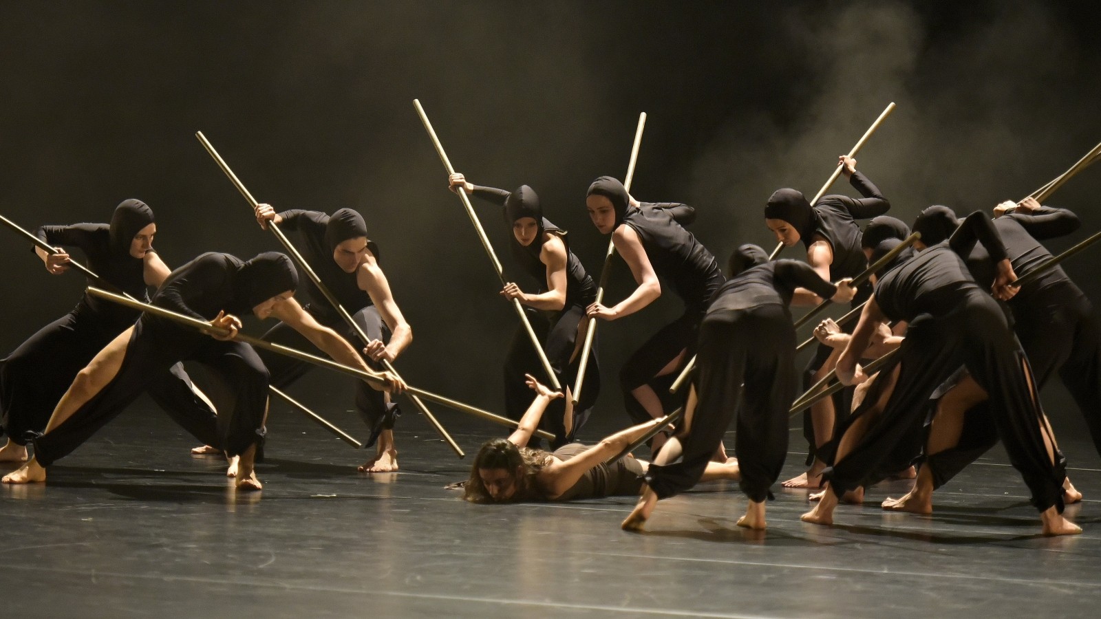 Fünf Choreographien von Royston Maldoom auf der Bühne