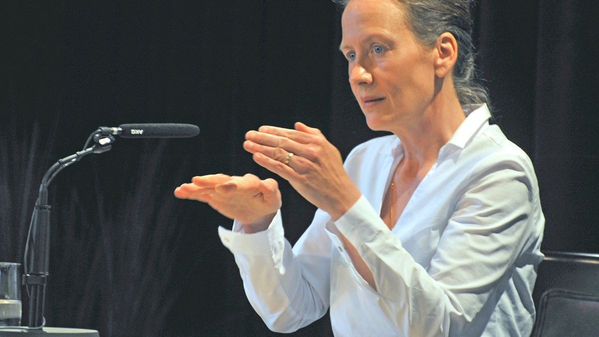 Ute Kaiser las in Herne aus Anne Seghers’ Transit