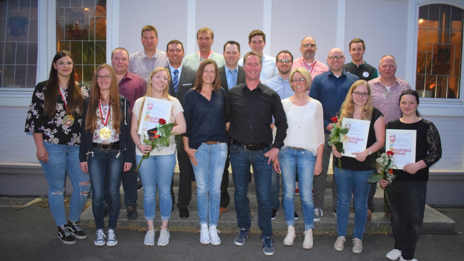 Mit Bühnendreh geht in Belecke im Karneval die Post ab