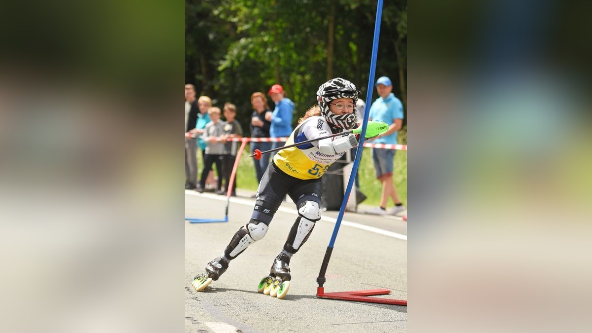 Über 60 Läufer beim Inline-Slalom in Rückershausen