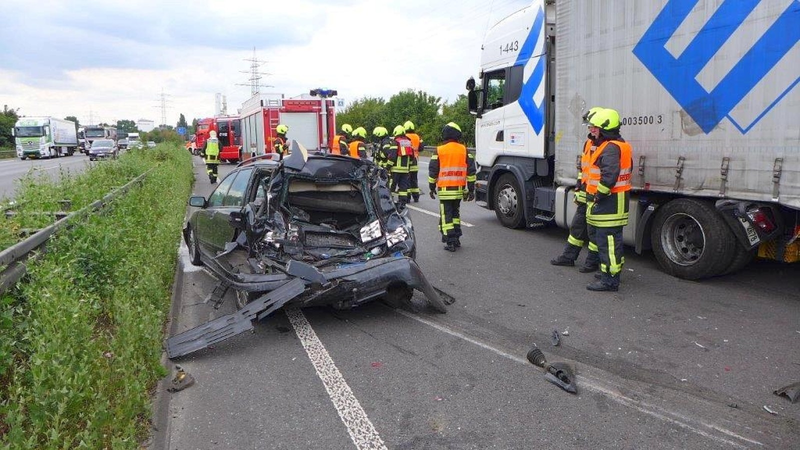 Drei Verletzte bei Unfall auf der A 3 bei Oberhausen-Holten