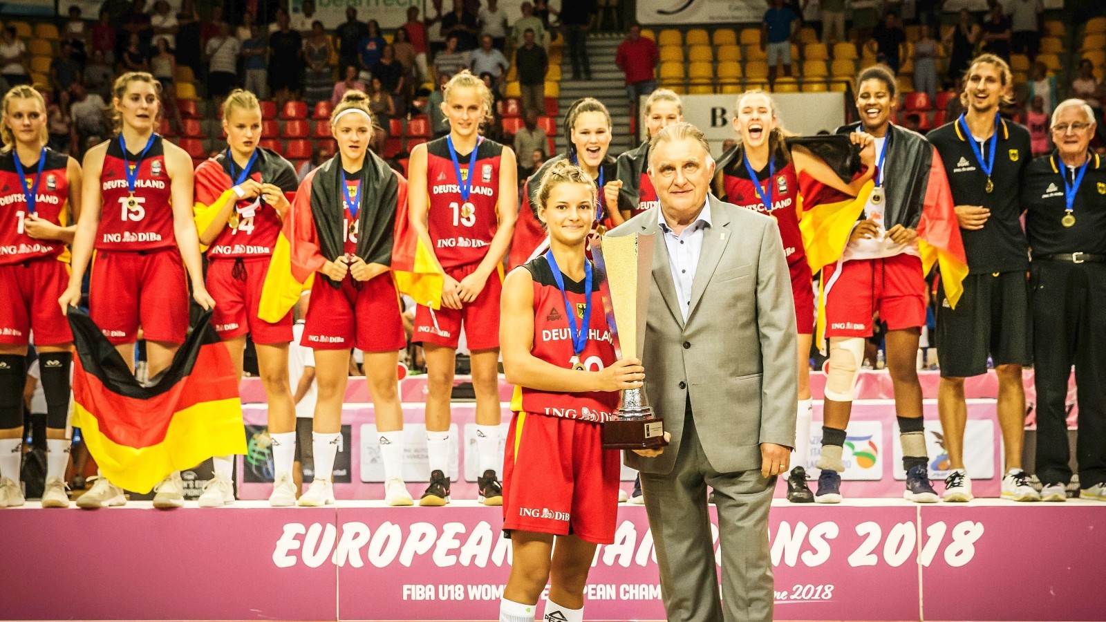 Die Hernerin Jenny Strozyk führt Deutschland zum EM-Titel