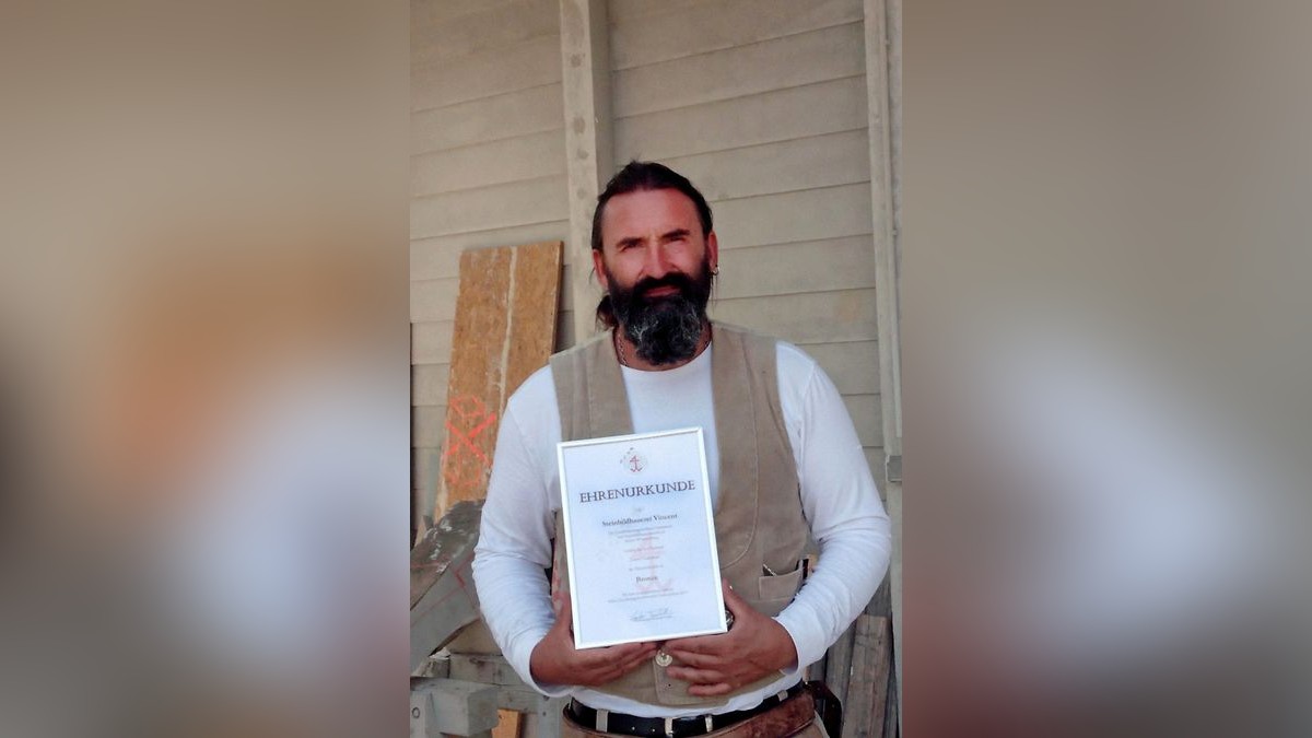 Bronze für die Stadt auf dem Berg von Timothy Vincent