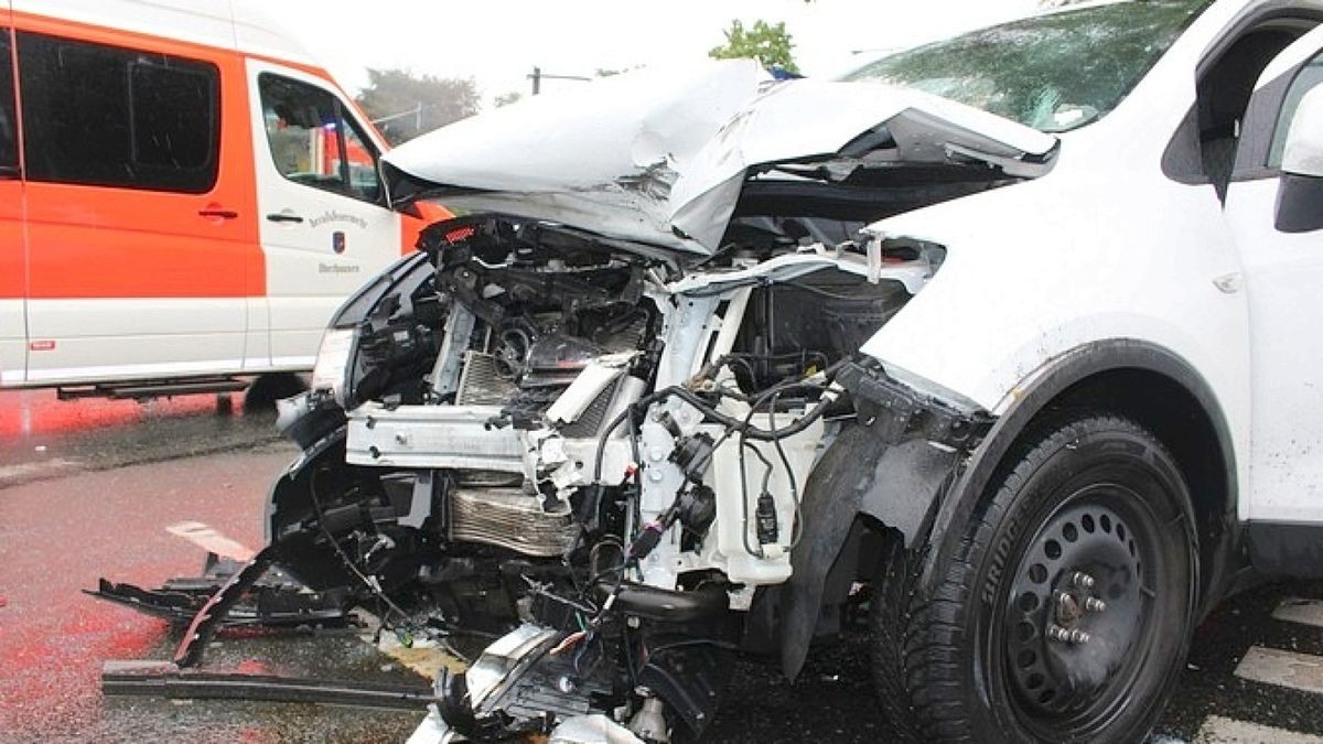 Schwerer Unfall: Oberhausener Polizei sucht jetzt Zeugen
