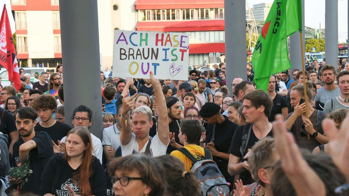 „Stopp den Mob“ - zwei Demos gegen Rechts in Berlin