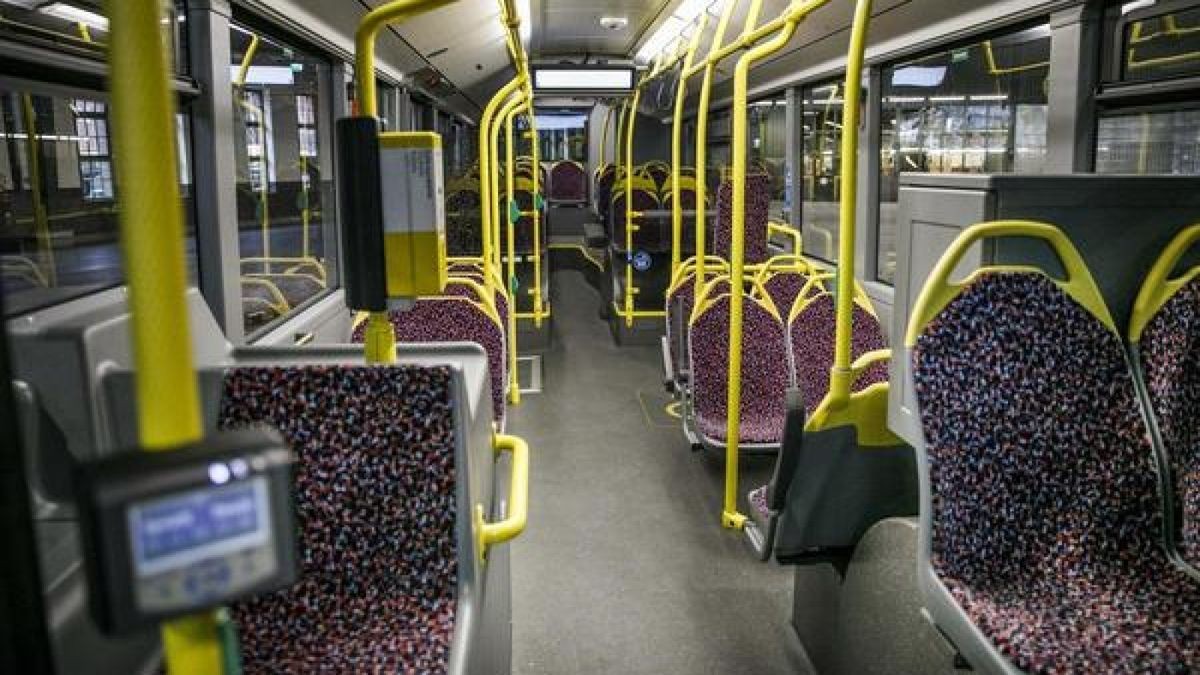 Mit USB-Anschluss: BVG stellt die neuen Busse vor