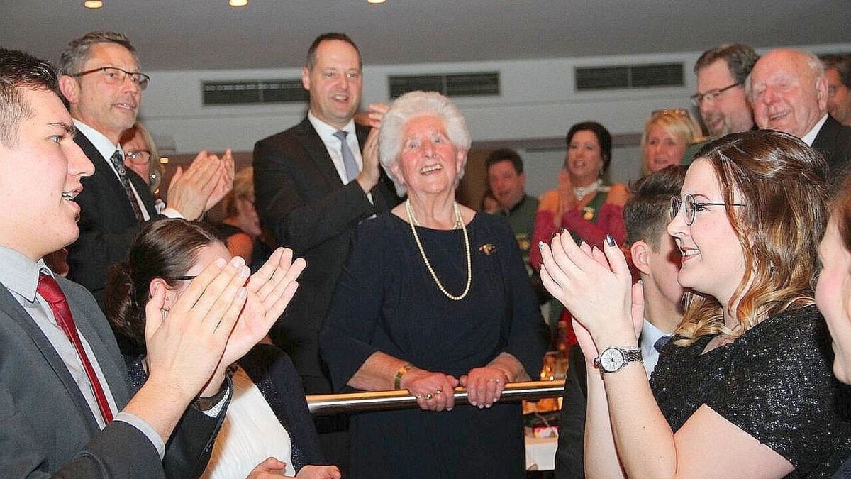 Schützenball in Olpe: Horst Becker steht unter „Andrealin“