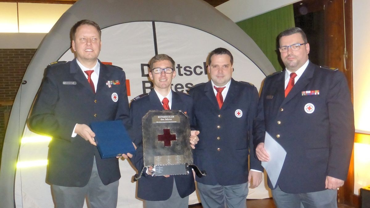 Daniel Droste wird Rotkreuzler des Jahres in Meschede