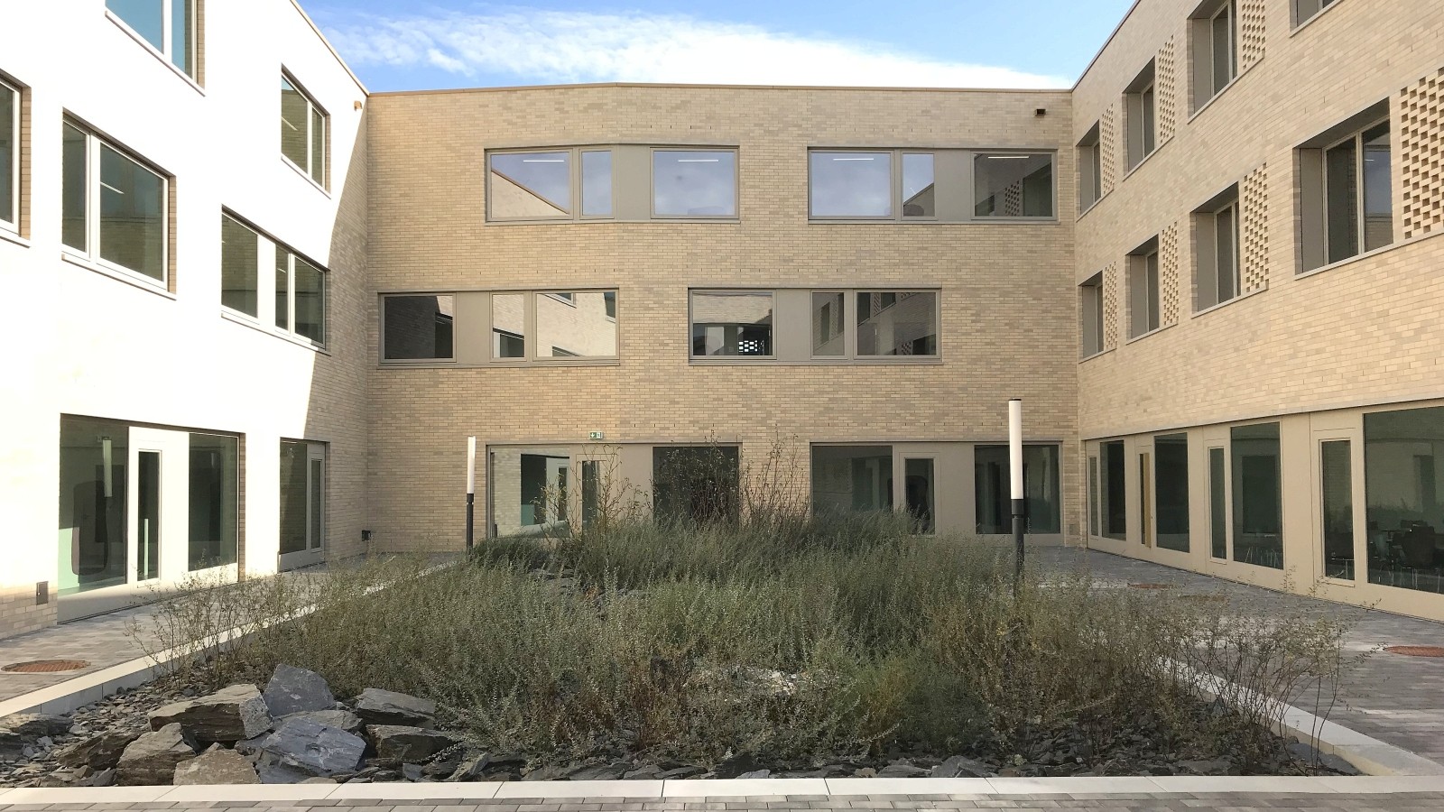 Schule zu klein: Kinder müssen in marode Räume ziehen