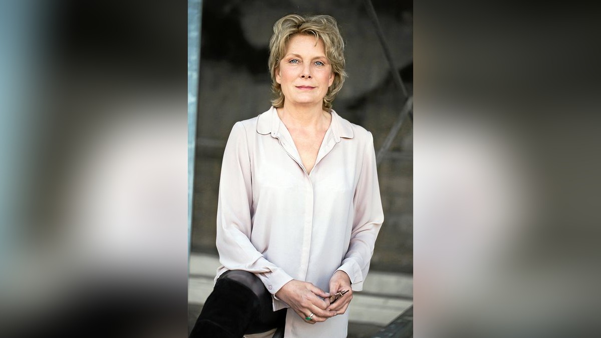 Schauspielerin Janette Rauch liest Märchen für Erwachsene