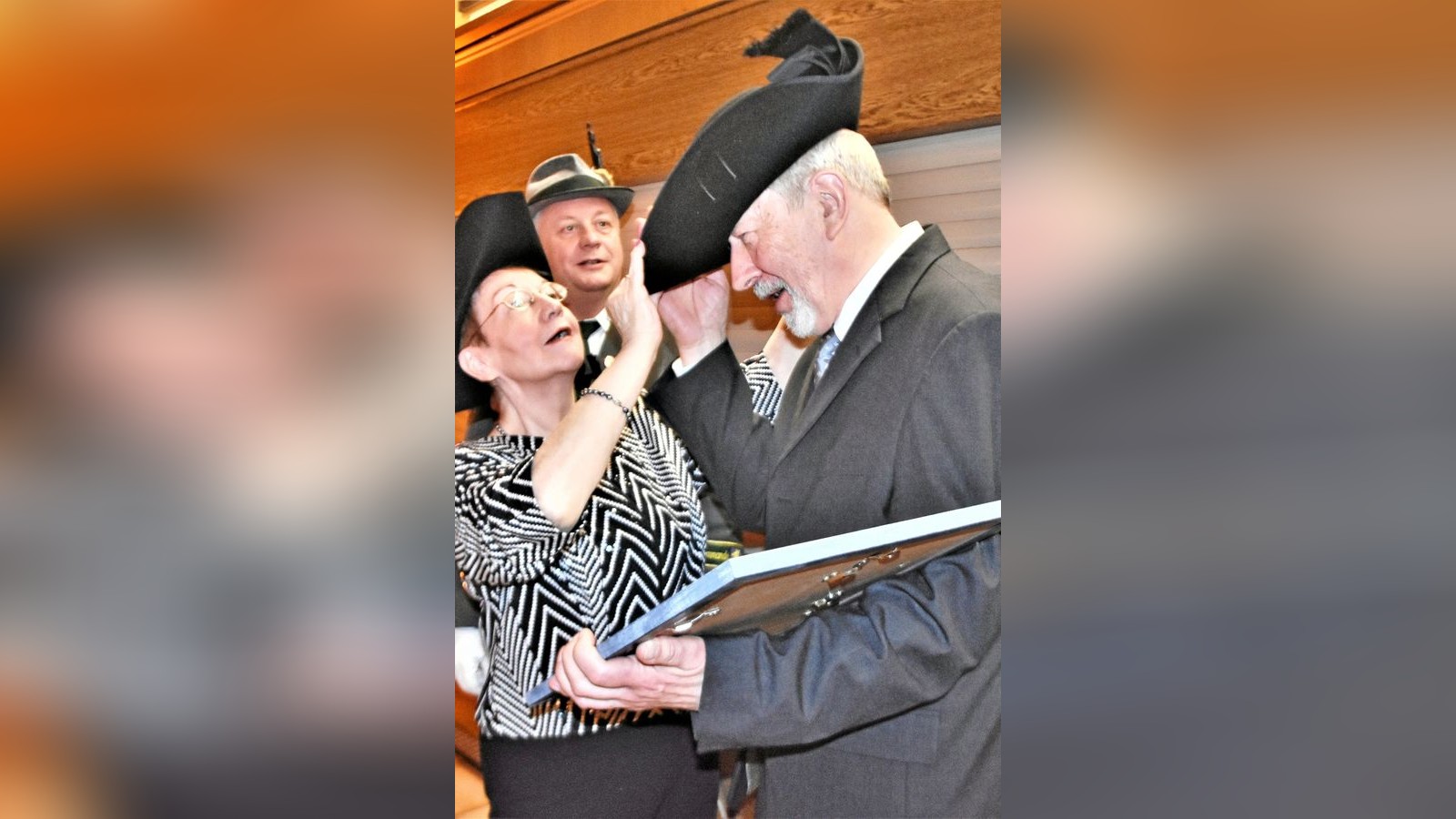 Peter Schade-Didschies erhält den Gifhorner Hut