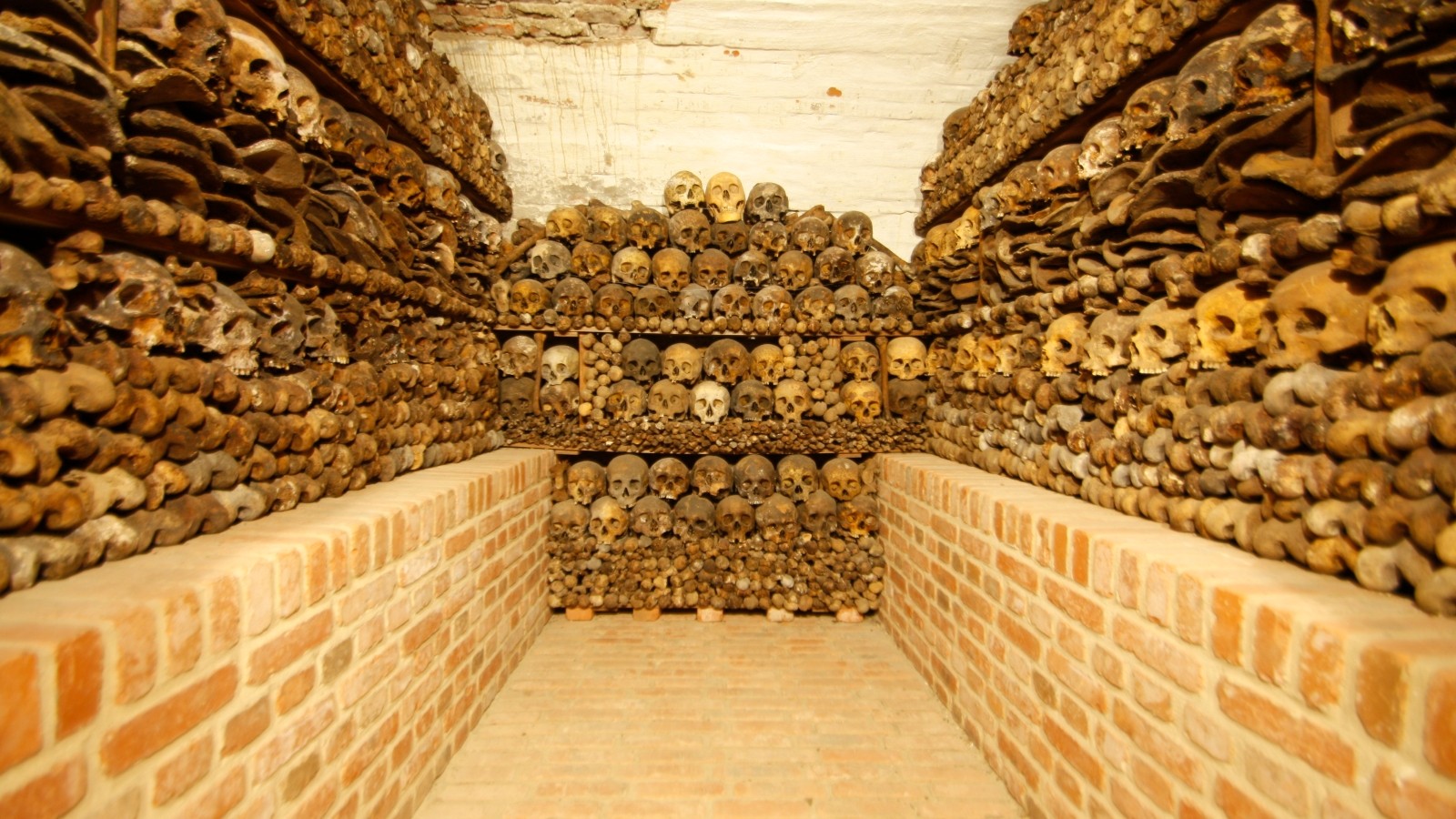 Krypta-Führung in der St Joseph Kirche