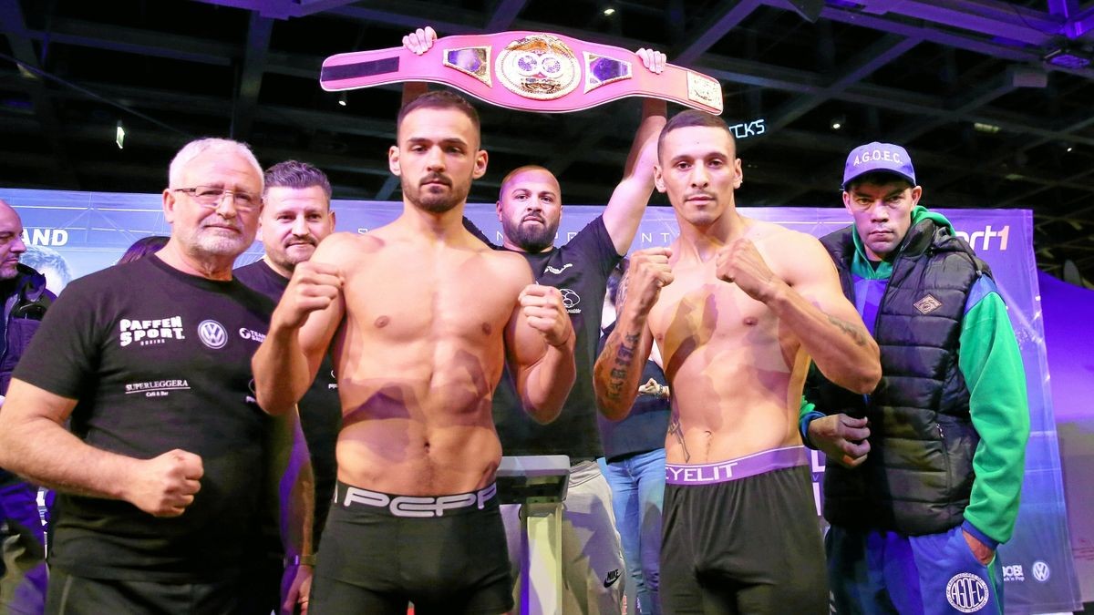 Nackte Tatsachen: Boxer Mittag zieht blank beim Wiegen