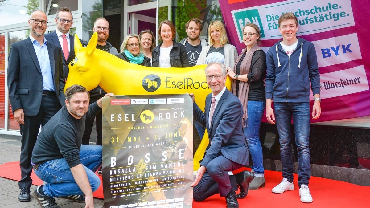 Axel Bosse samt Band spielt beim Eselrock-Festival in Wesel