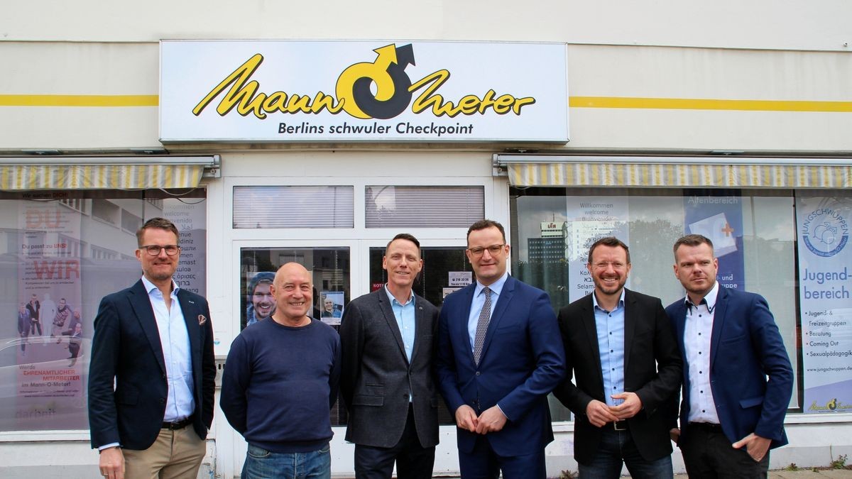 Jens Spahn zu Besuch beim „schwulen Checkpoint“