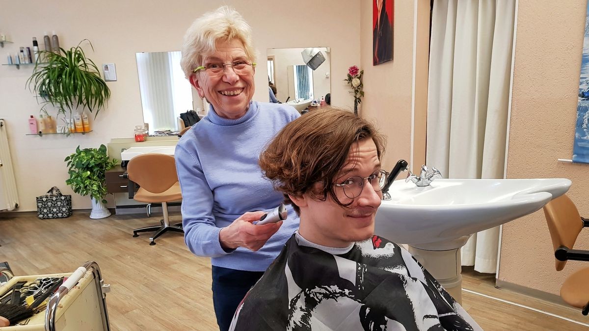 100 Jahre Friseur am selben Ort