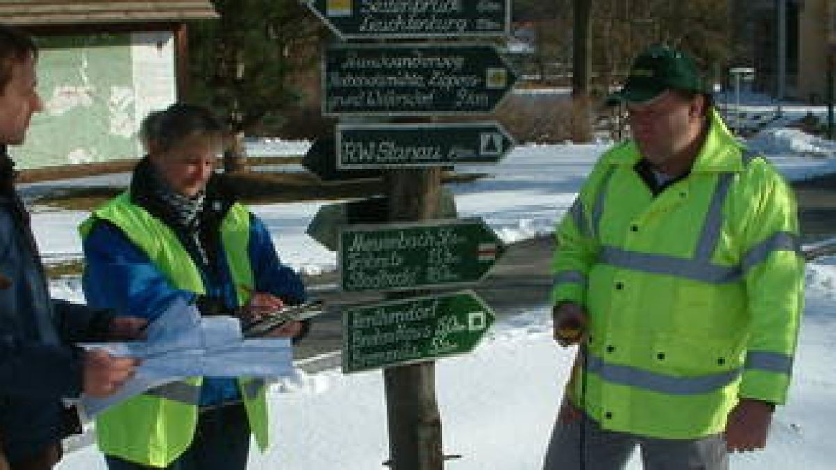 Um Stadtroda Schilder und Waldmöbel im Blick
