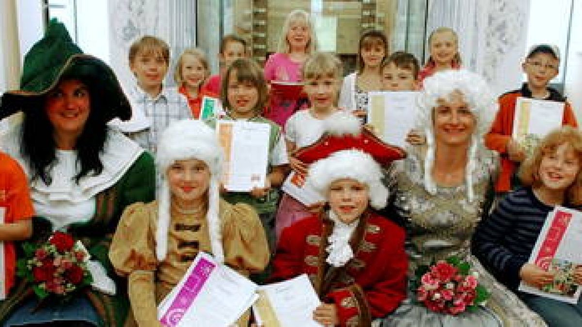 Emil-Petri-Schule übergab Zeugnisse im Schlossmuseum