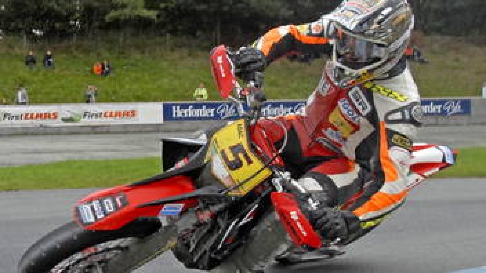 Michael Herrmann fährt allen davon