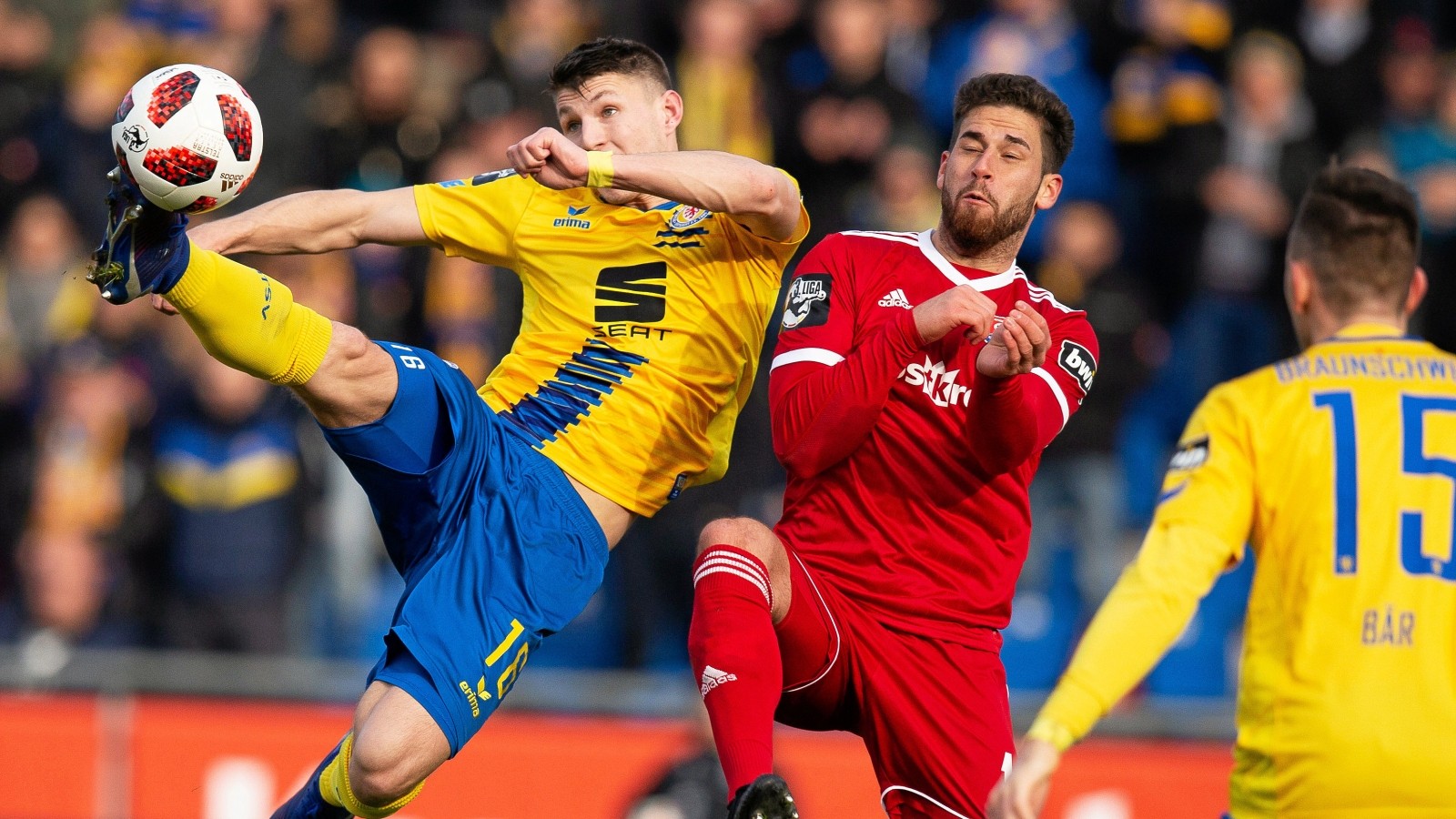 Eintrachts Robin Becker ist wohl fit fürs Abstiegsfinale