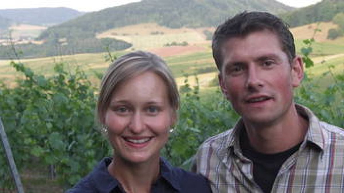 Junger Wínzer baut im Gleistal alte Rebsorten an - Ginkgoblatt als Logo