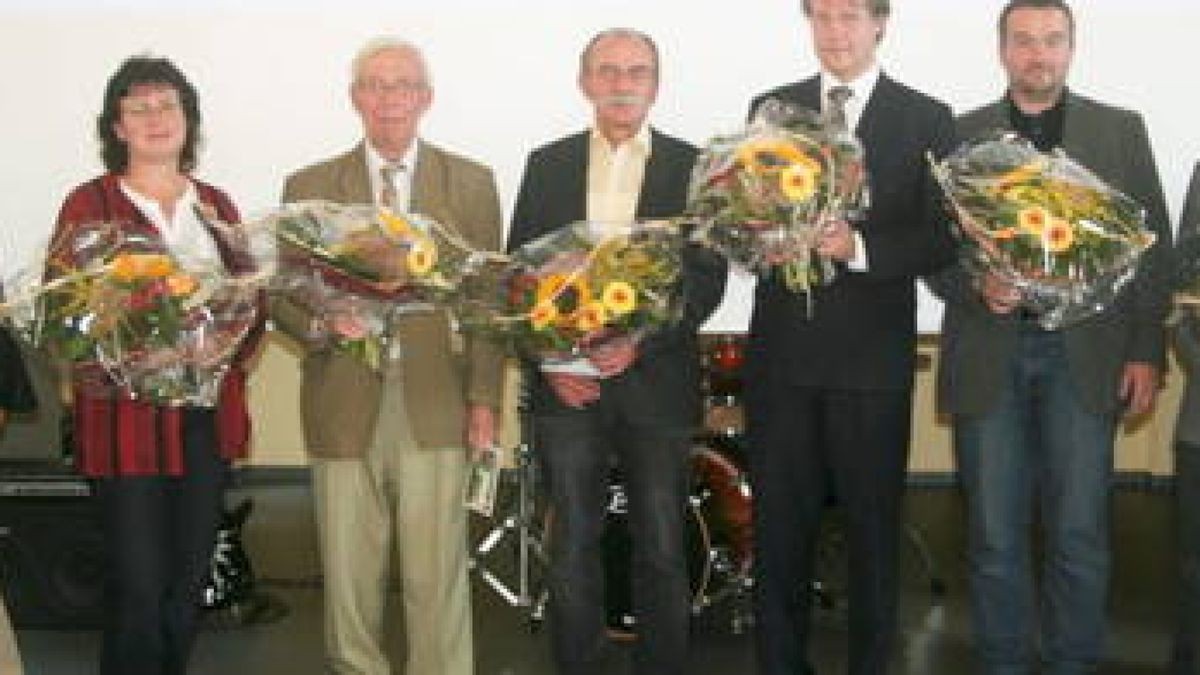 Landkreis würdigt ehrenamtliches Engagement von sechs Denkmalpflegern