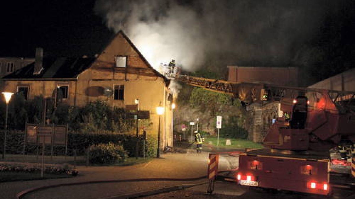 Feuer zerstört Wohnhaus in Greiz