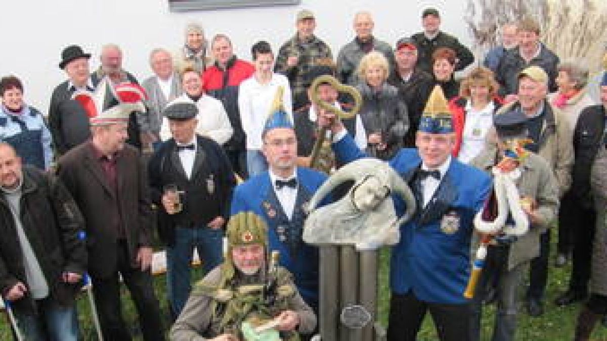 Bürgermeister von Bürgel und Eisenberg übergeben Schlüssel an Narren