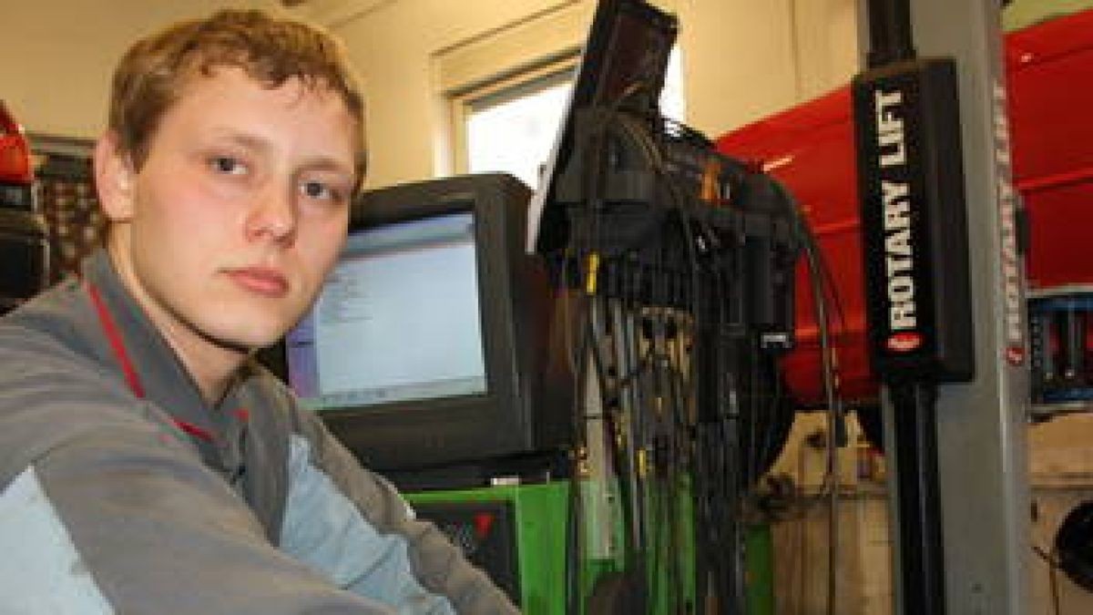 Patrick Wolf siegt bei Ostthüringer Ausscheid für Kfz-Mechaniker