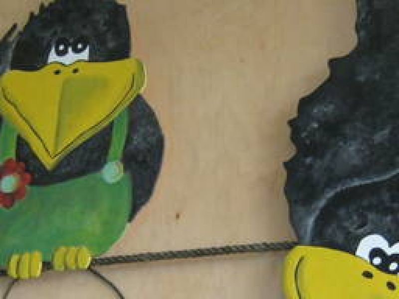 Grundschule Schwarza hat einen Raben als Logo