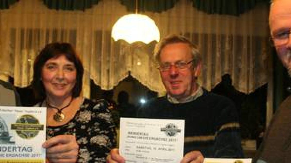 Wandergruppe Erdachse bereitet Pausaer Wandertag vor