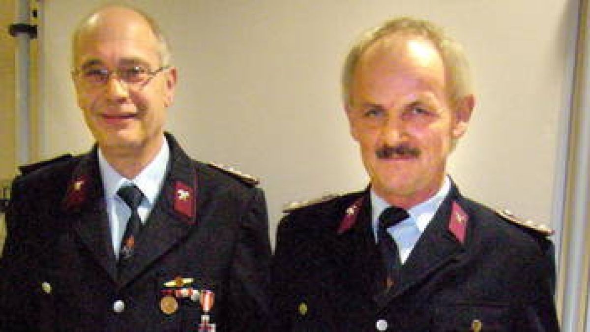 Beförderungen und Auszeichnungen für Feuerwehrmitglieder