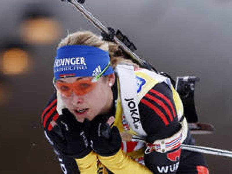 Magdalena Neuner kämpft sich trotz Ski-Problem aufs Podest