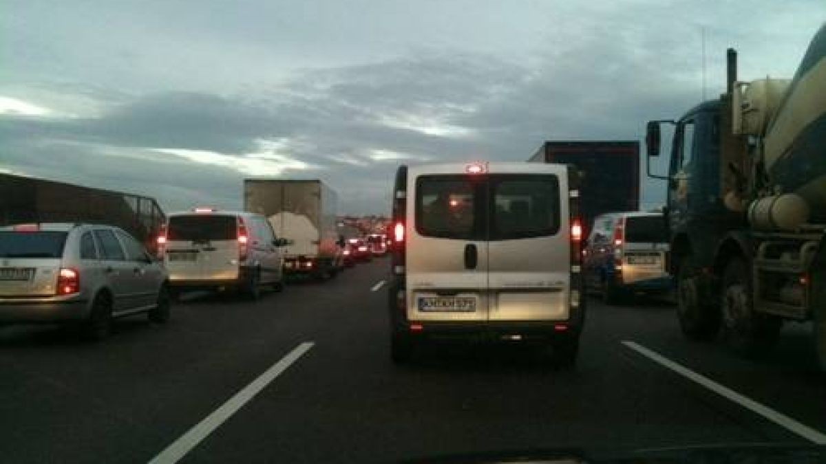 Kilometerlanger Stau nach Unfall auf A4 bei Erfurt