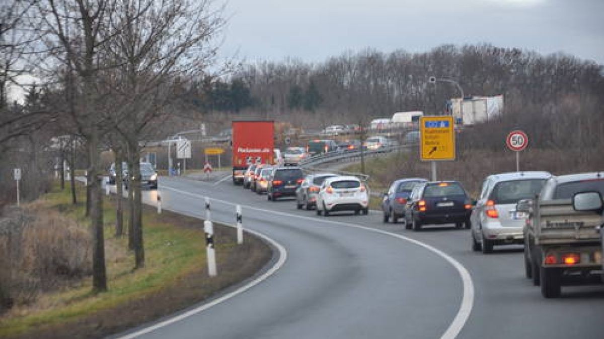 Kilometerlanger Stau nach Unfall auf A4 bei Erfurt