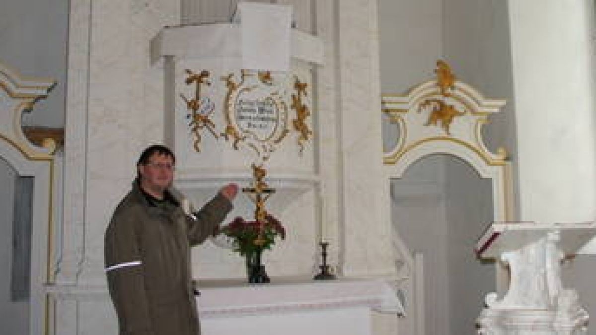 Altar in Geißener Kirche erstrahlt in neuem Glanz