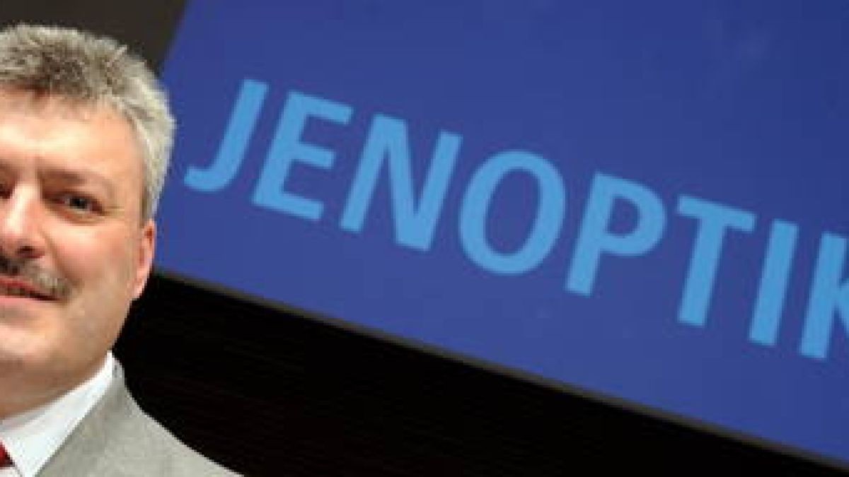 Mertin bleibt fünf weitere Jahre Jenoptik-Chef