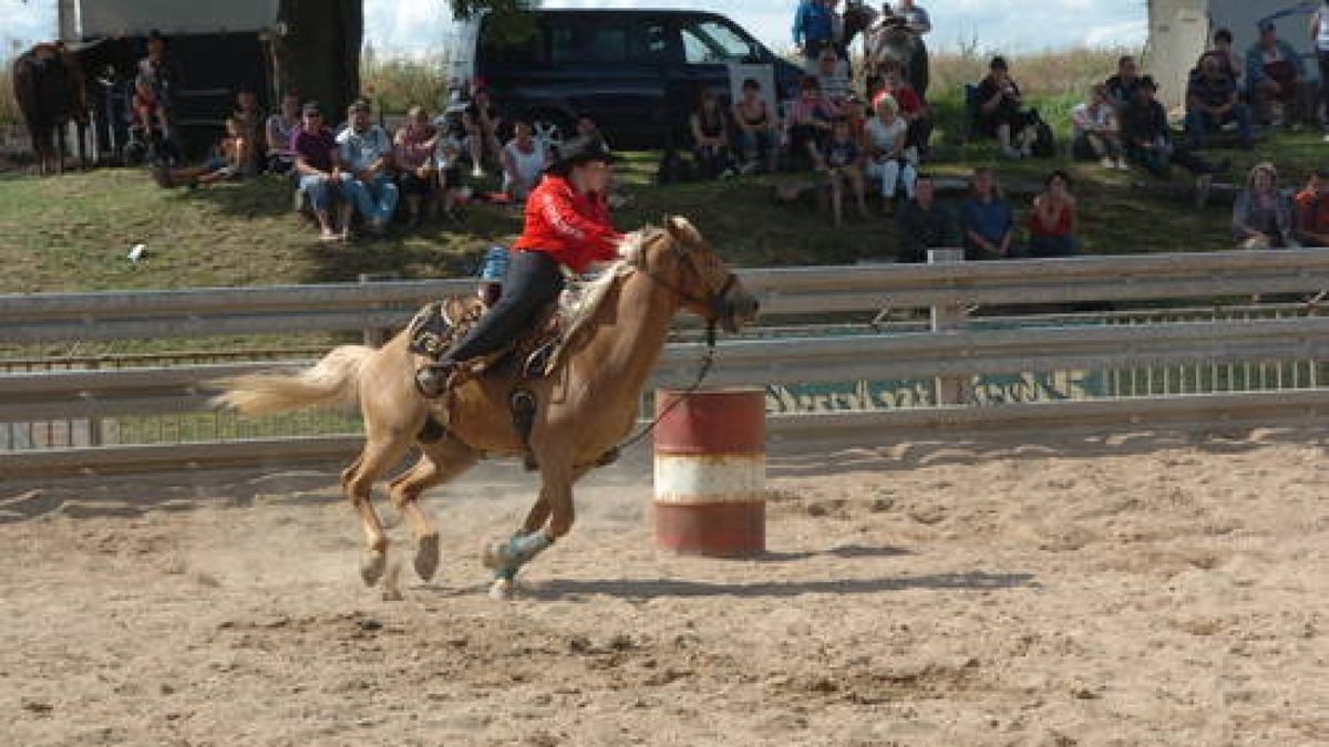 Sommerrodeo auf der Twin-S-Ranch in Linda