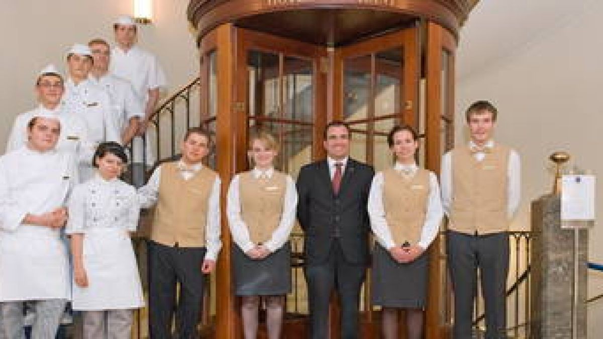 Als Gast im Nobelhotel: Weimarer "Elephant" begrüßt Azubis