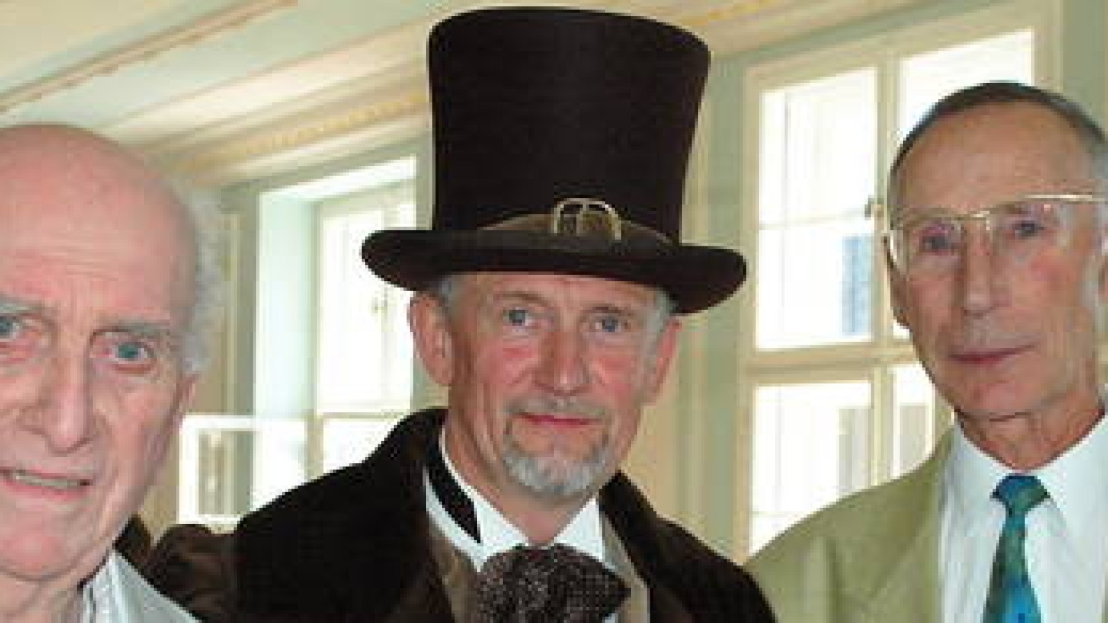 Neue Ehrenbürger: Maler Horst Bauer und Beamter aus Leonberg