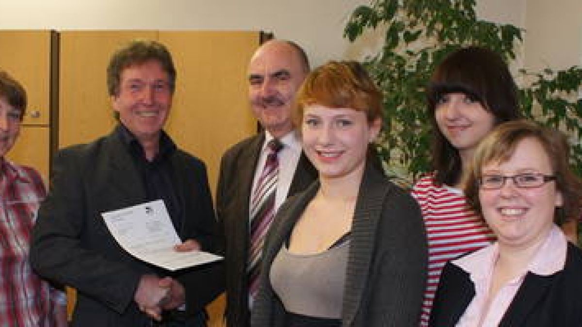 Geld für Schularbeit in Kahla: Stricken nach dem Unterricht gelernt